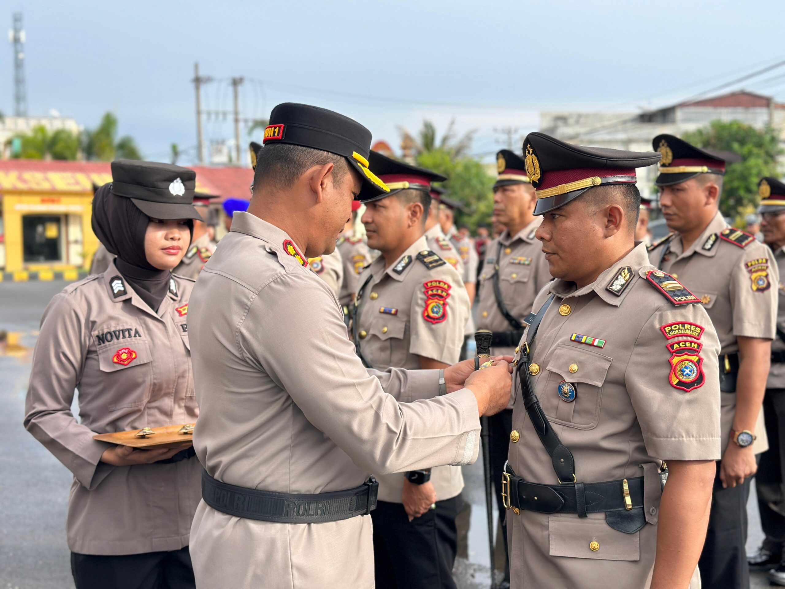 Kapolres Lhokseumawe Pimpin Upacara Sertijab Kabag, Kasat, dan Kapolsek - Time News Line Indonesia